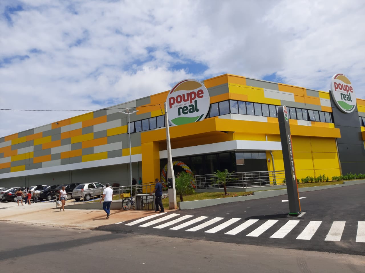 Com layout moderno, Poupe Real Supermercados inaugura sua segunda loja ...